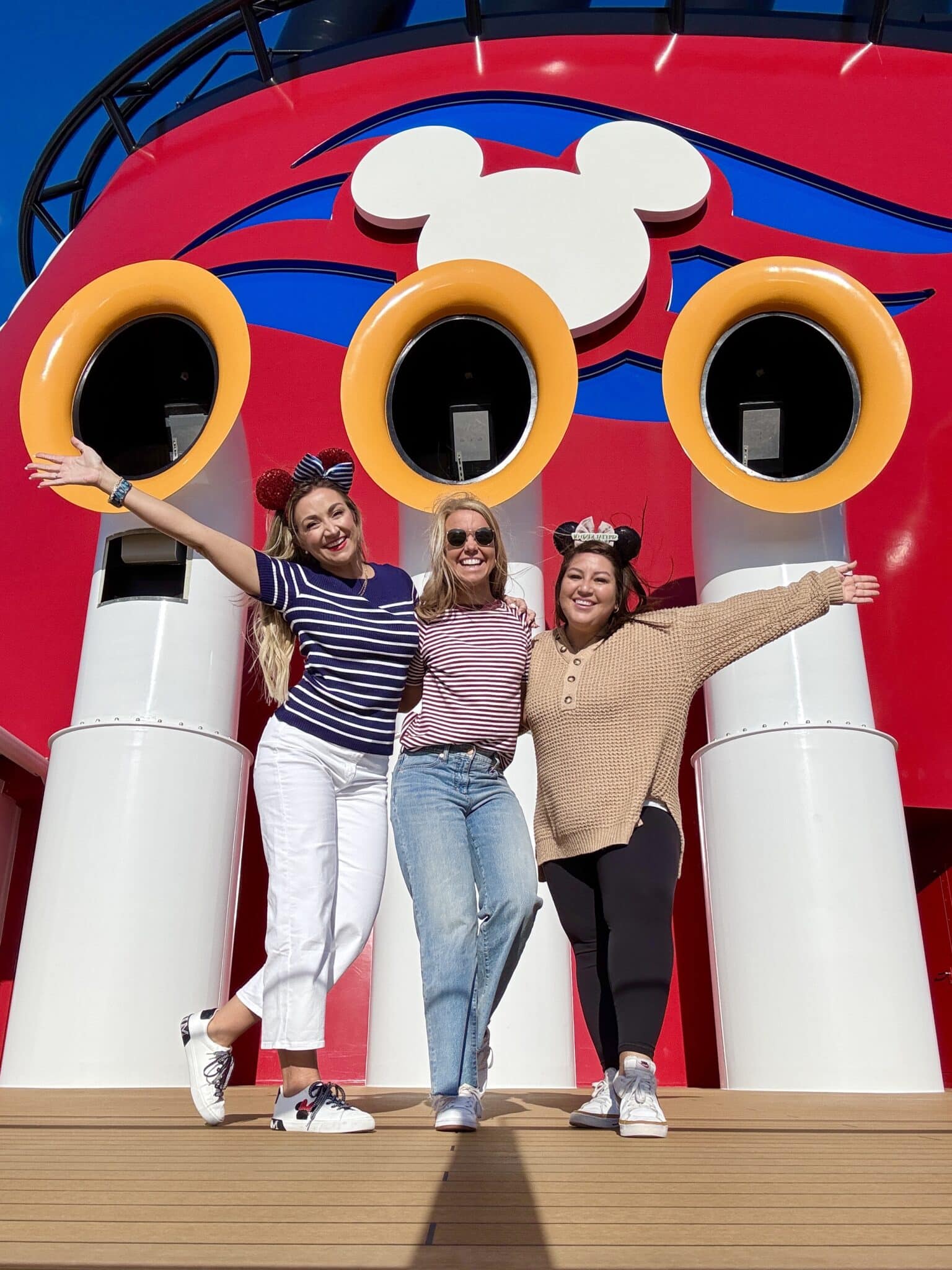 Disney Dream Ship Guide (2026): Decks, Dining, Tips & Review
